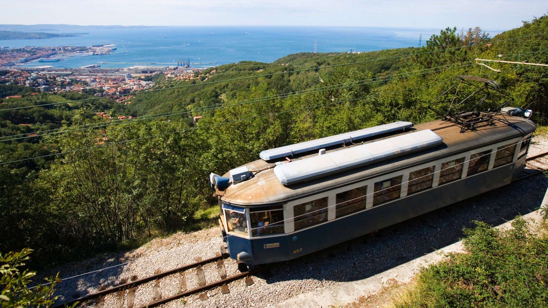 After nine years - Trieste’s urban railroad back in operation | krone.at