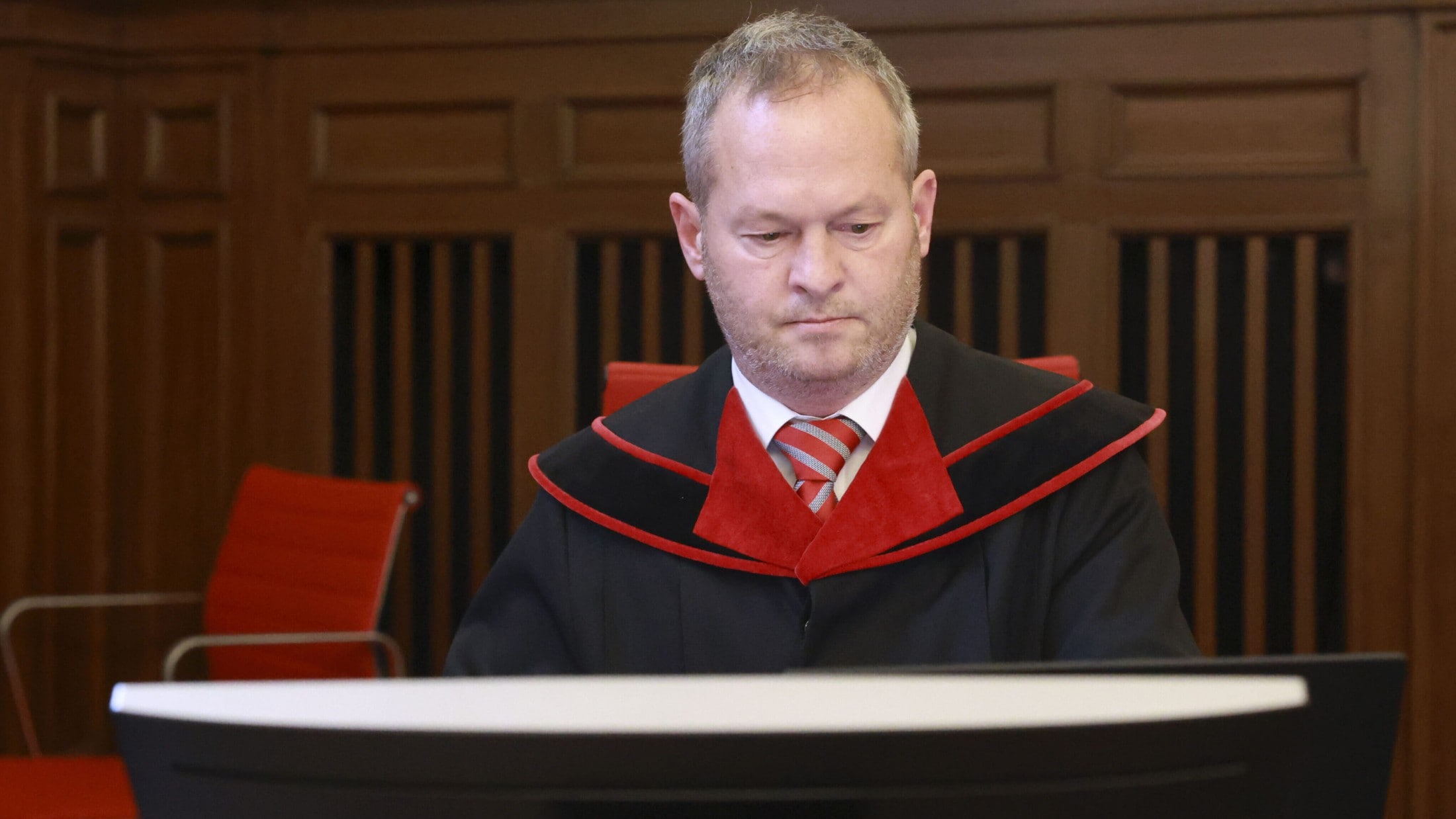 Diversion angenommen - Geldbußen für Vater und Sohn nach Wilderei ...