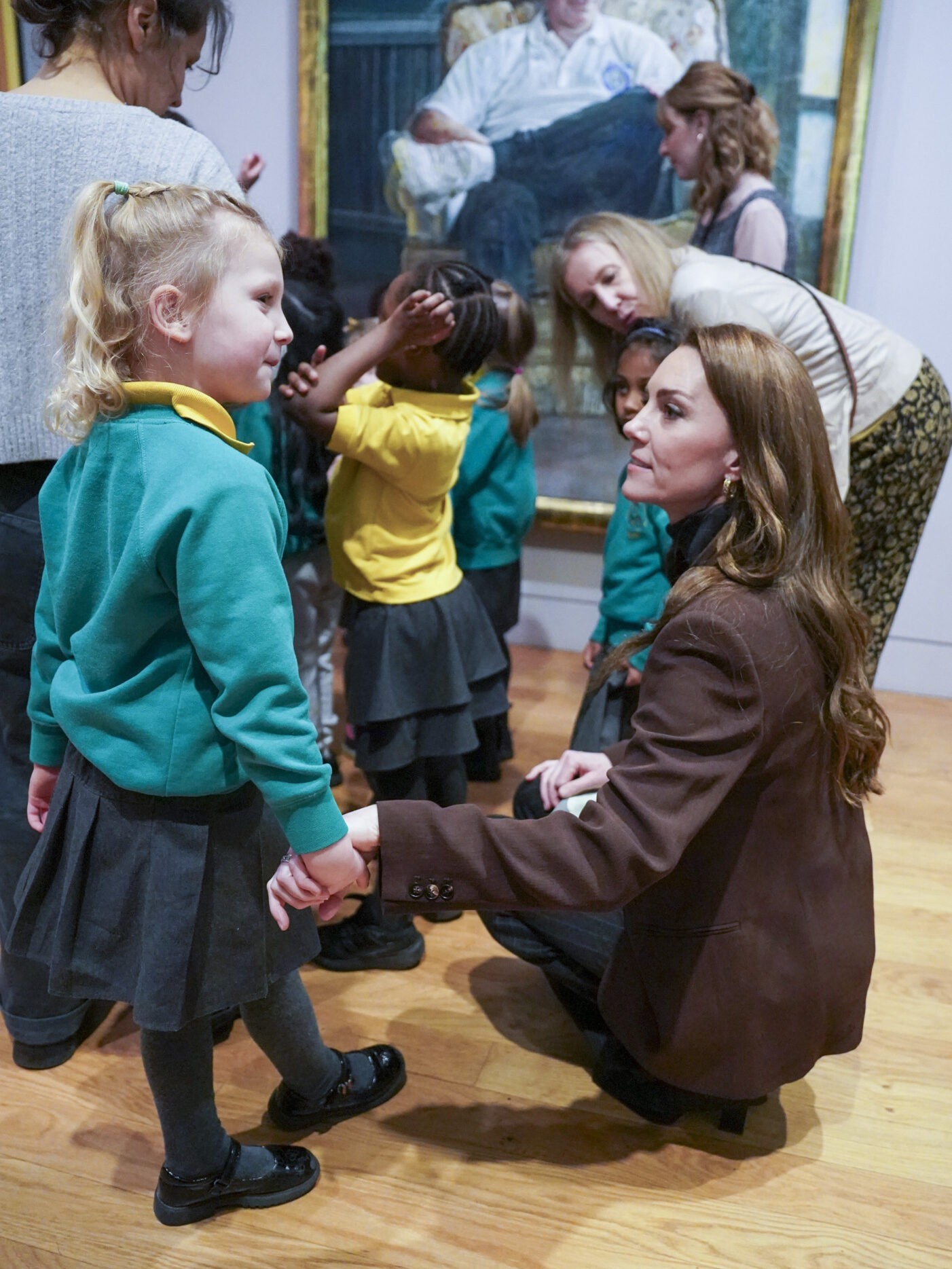 Rascals in her luggage - Princess Kate arrived at her museum ...