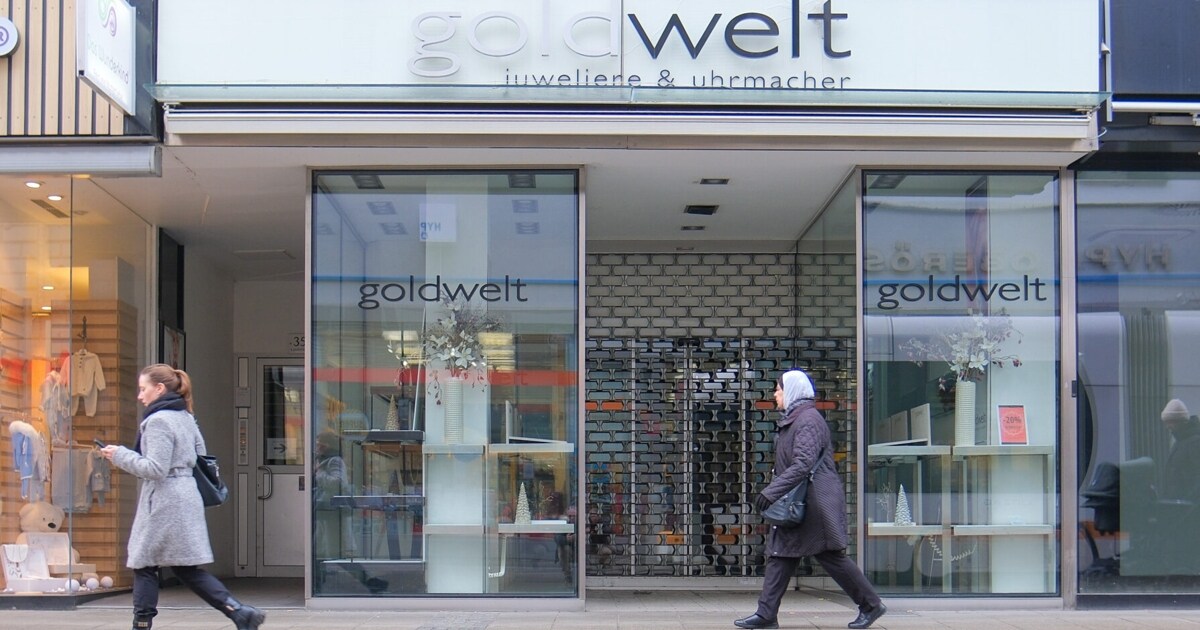 9 of 13 stores are closed - After bankruptcy: jewelry retailer closes ...