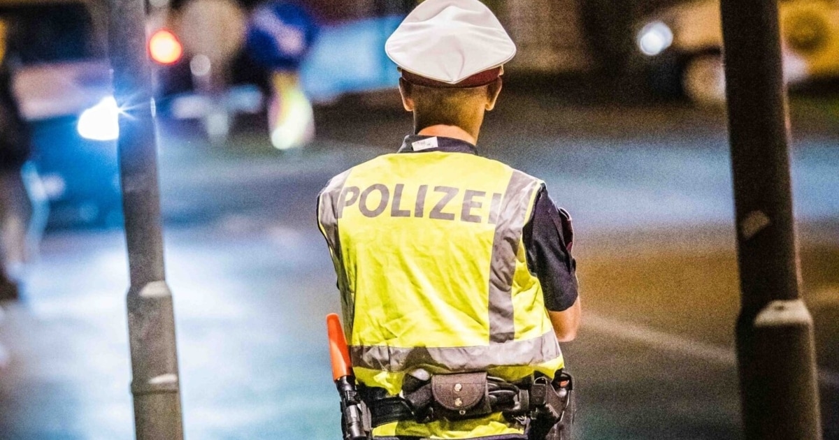 Plates screwed over - Automatically saved design | krone.at