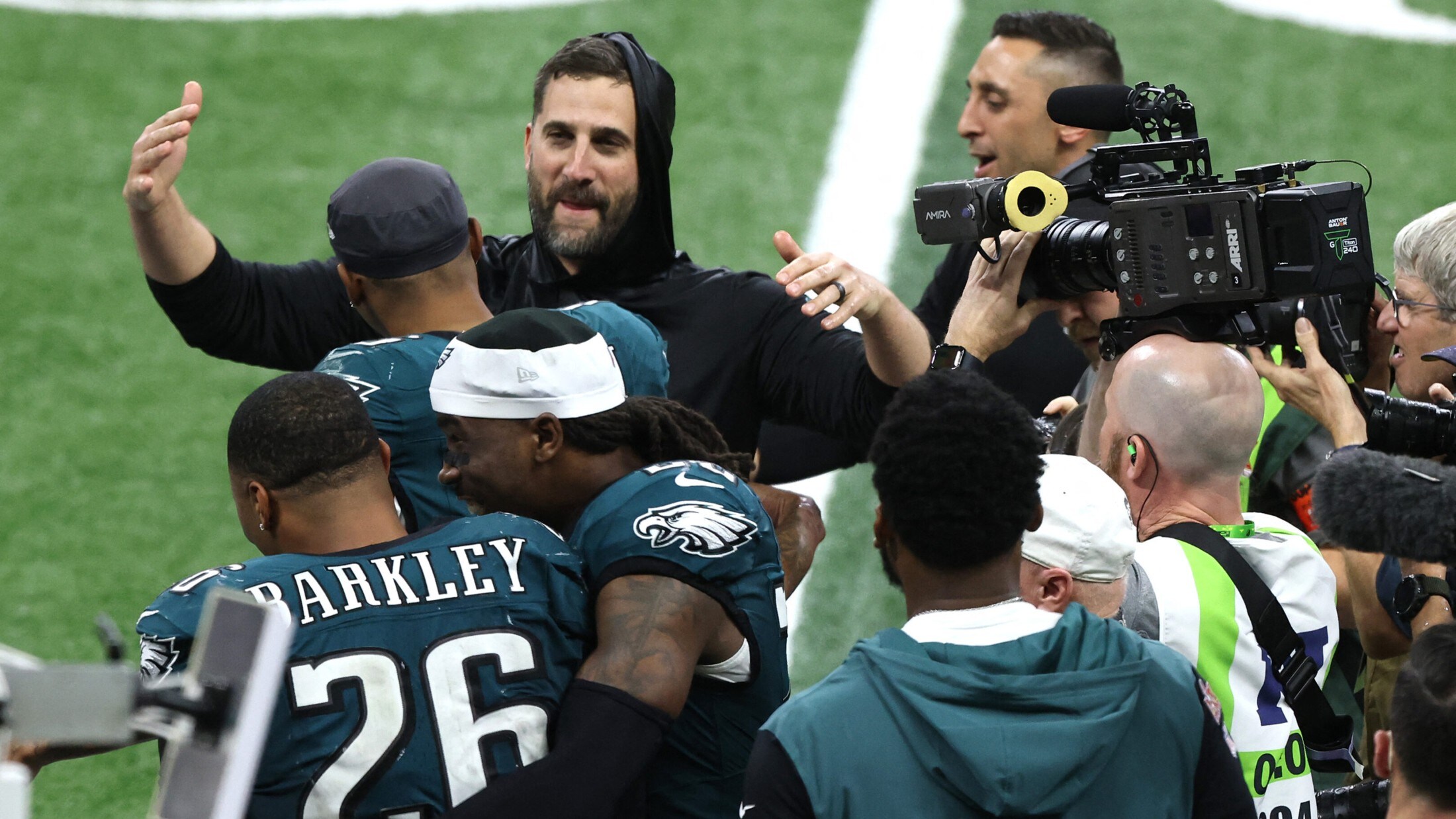 Von wegen „Threepeat“ - Super-Bowl-Triumph! Eagles entzaubern die ...
