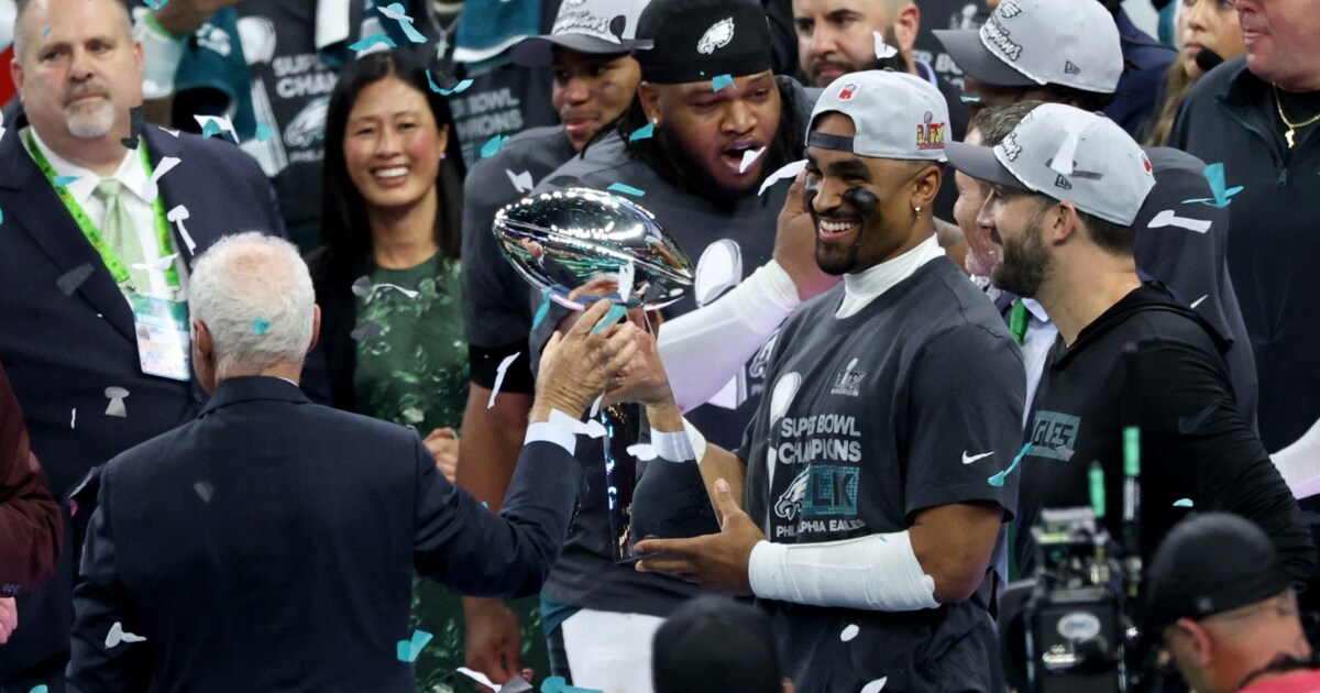Von wegen „Threepeat“ - Super-Bowl-Triumph! Eagles entzaubern die ...