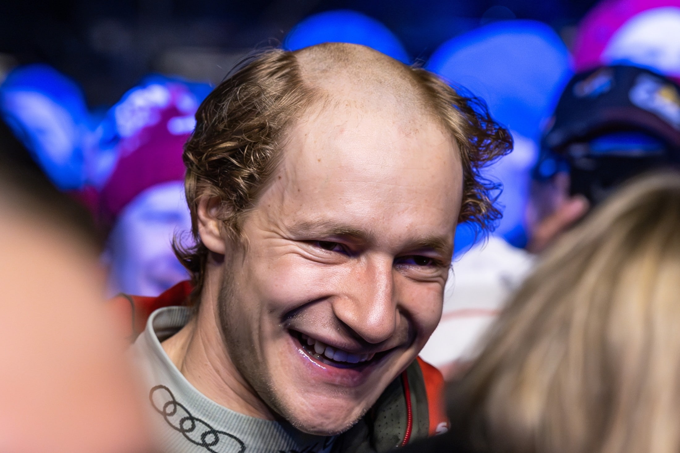 Der Haar-Hammer - Marco Odermatt sieht jetzt Erwin Pröll ähnlich | krone.at