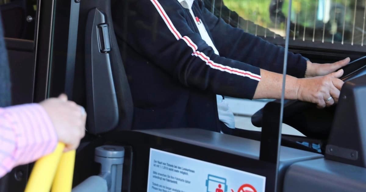 Wild scenes in Upper Austria - Bus driver forced to stop with a knife ...