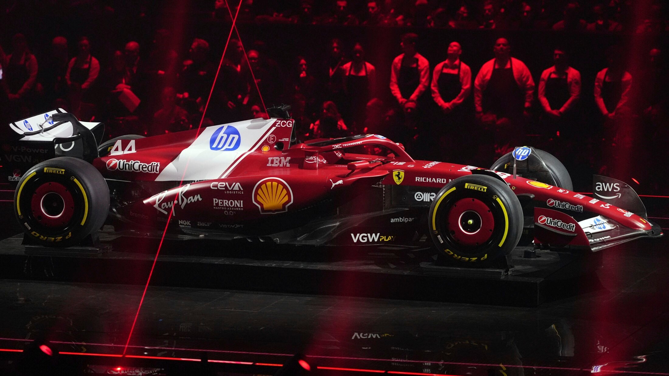 Excitement in London - F1 show: Horner booed, Verstappen at a loss for ...