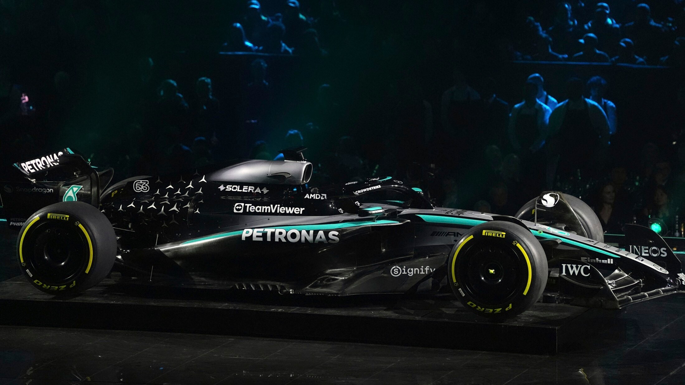 Excitement in London - F1 show: Horner booed, Verstappen at a loss for ...