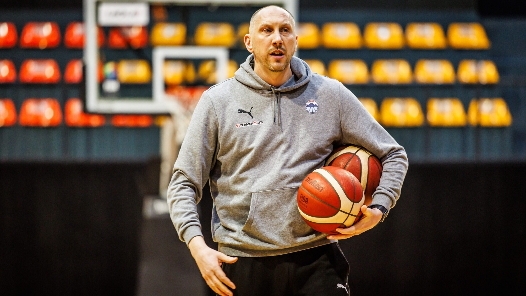 Nude hania amir came across an ad for Bailee ad and saw she