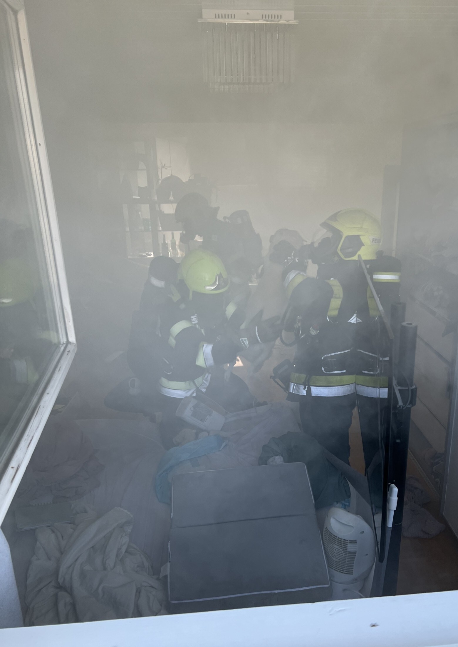 Feuerwehr rettete Tier - Rauch: Hund „Brasil“ musste beatmet werden ...