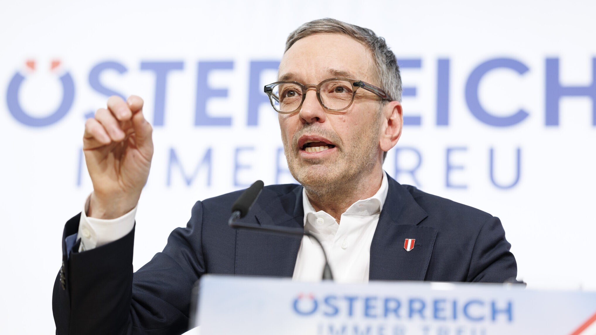 „Gefahr im Verzug“ - Kickl schlägt wegen möglichen Einbürgerungen Alarm | krone.at