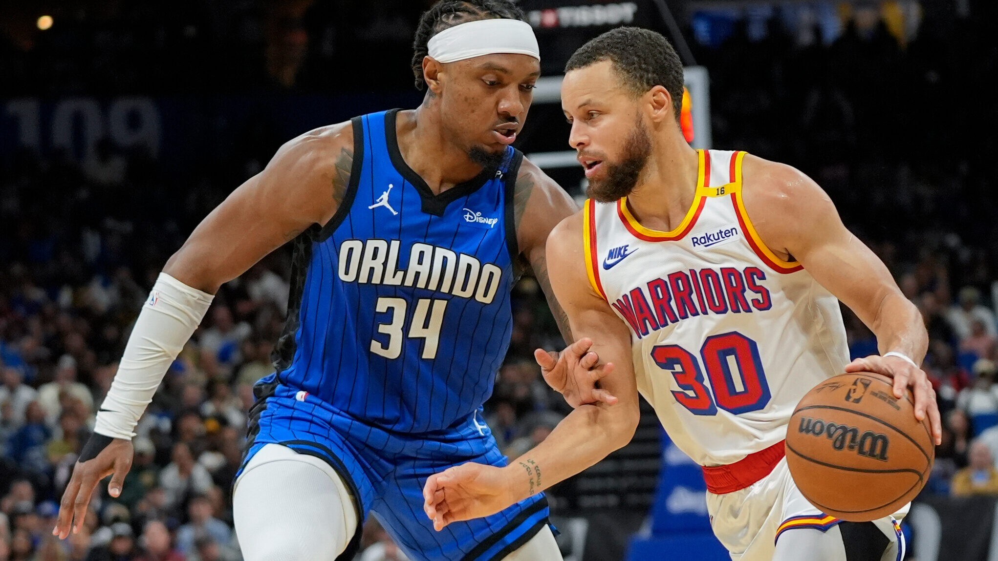 NBA - 56 points! Curry almost single-handedly destroys the Magic | krone.at