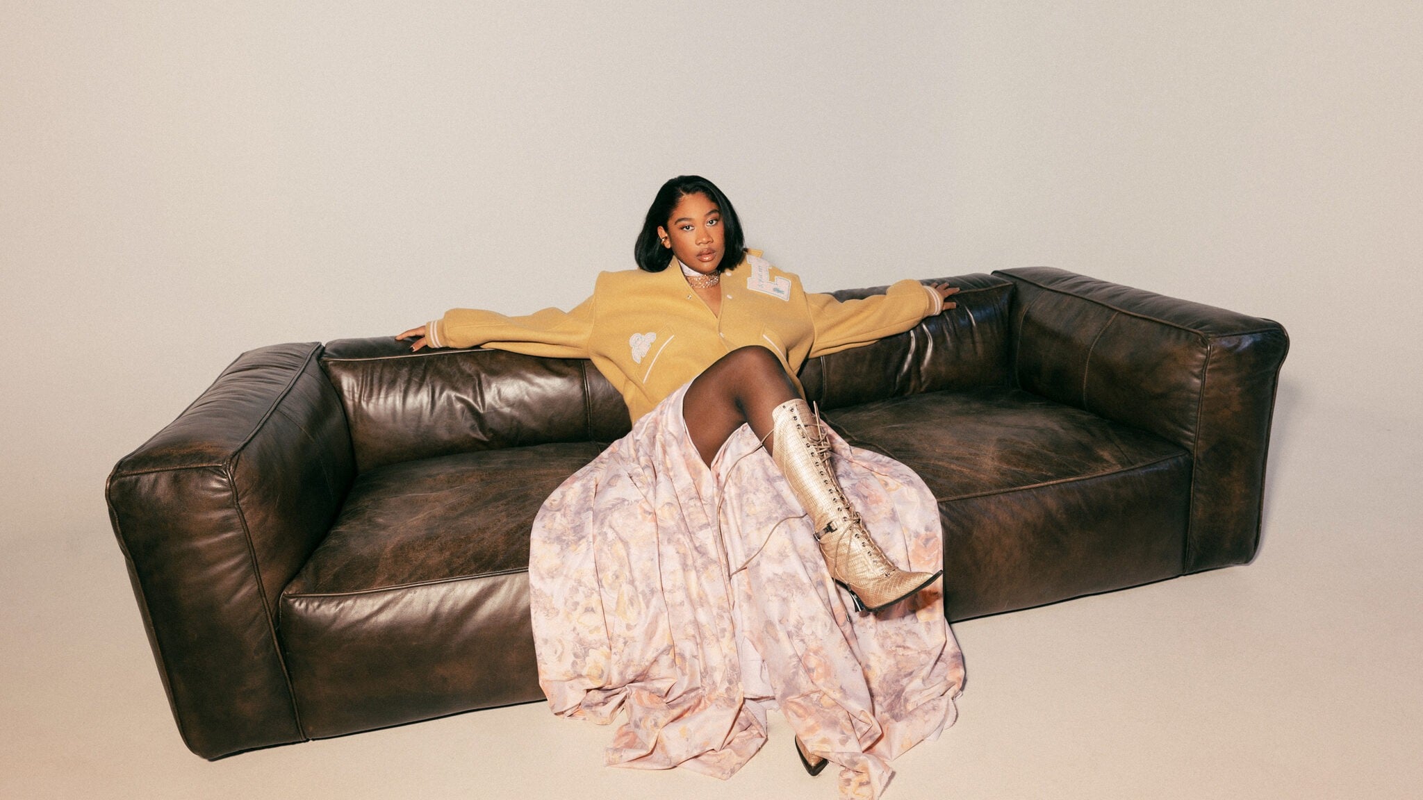 First solo tour - Rose May Alaba: on the mic instead of the ball | krone.at