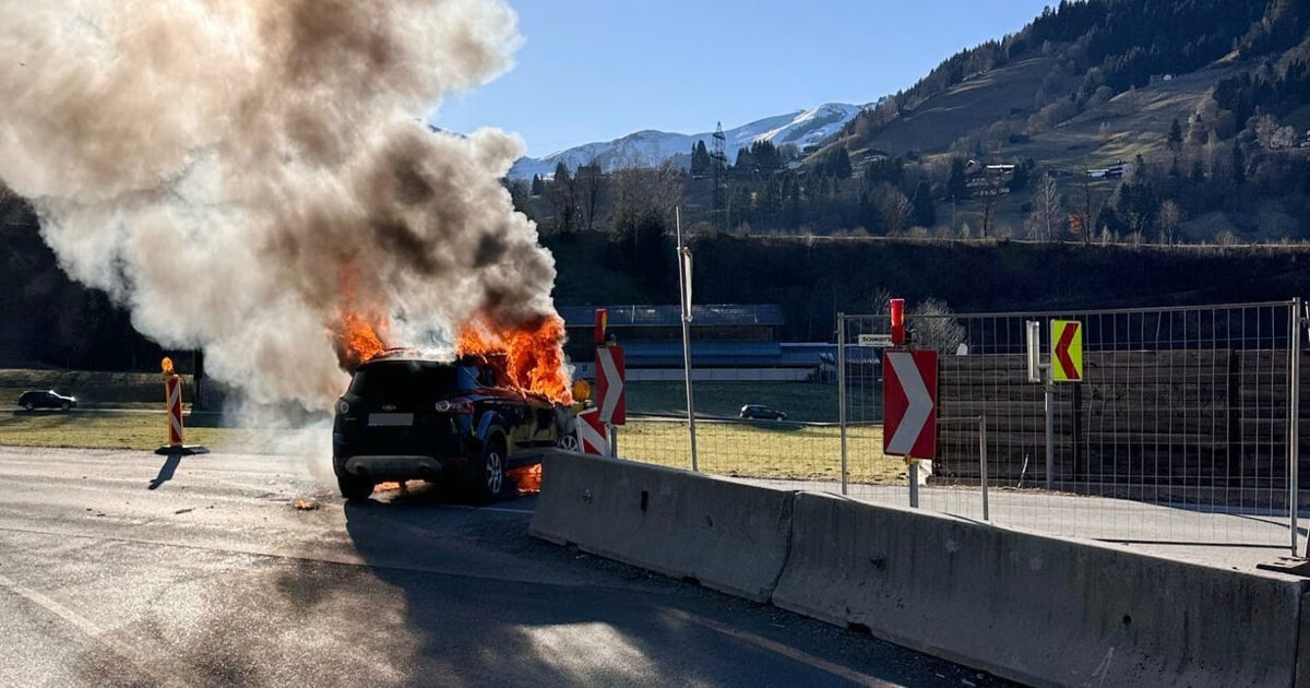 Schock für Lenker (22) - Bei Probefahrt in Tirol brannte Auto komplett ...