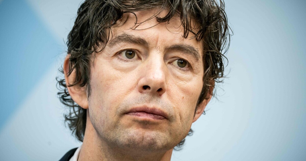 Corona report - Top virologist Drosten criticizes secret service | krone.at