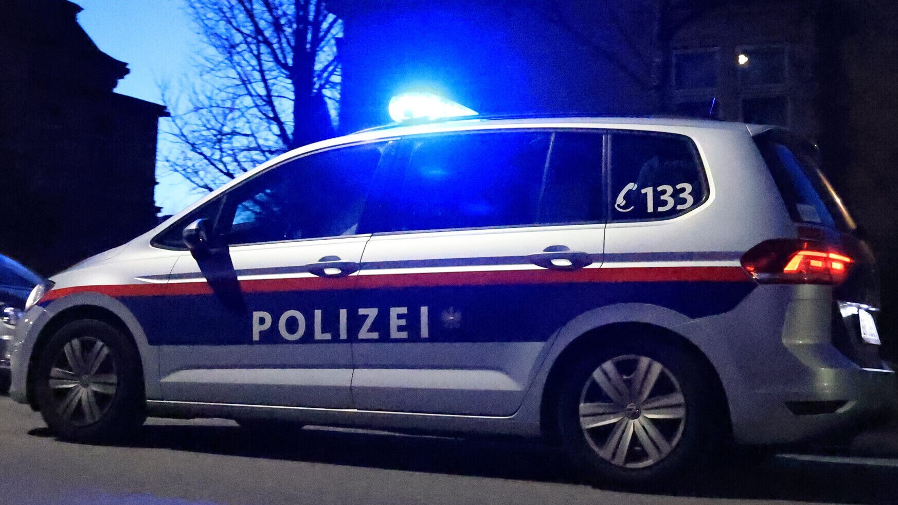 Drei Personen gesucht - Schlägerei in Innsbruck: Polizei sucht Zeugen ...