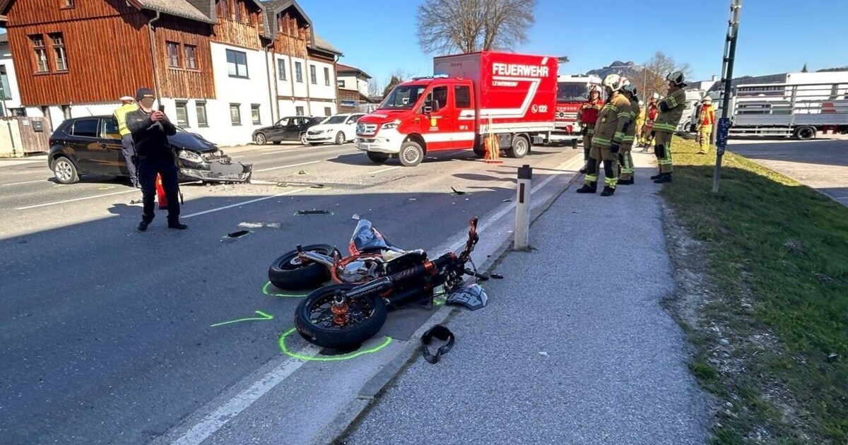 Rettungsheli-Einsatz - Auto gegen Motorrad: Zwei Personen schwer verletzt | krone.at
