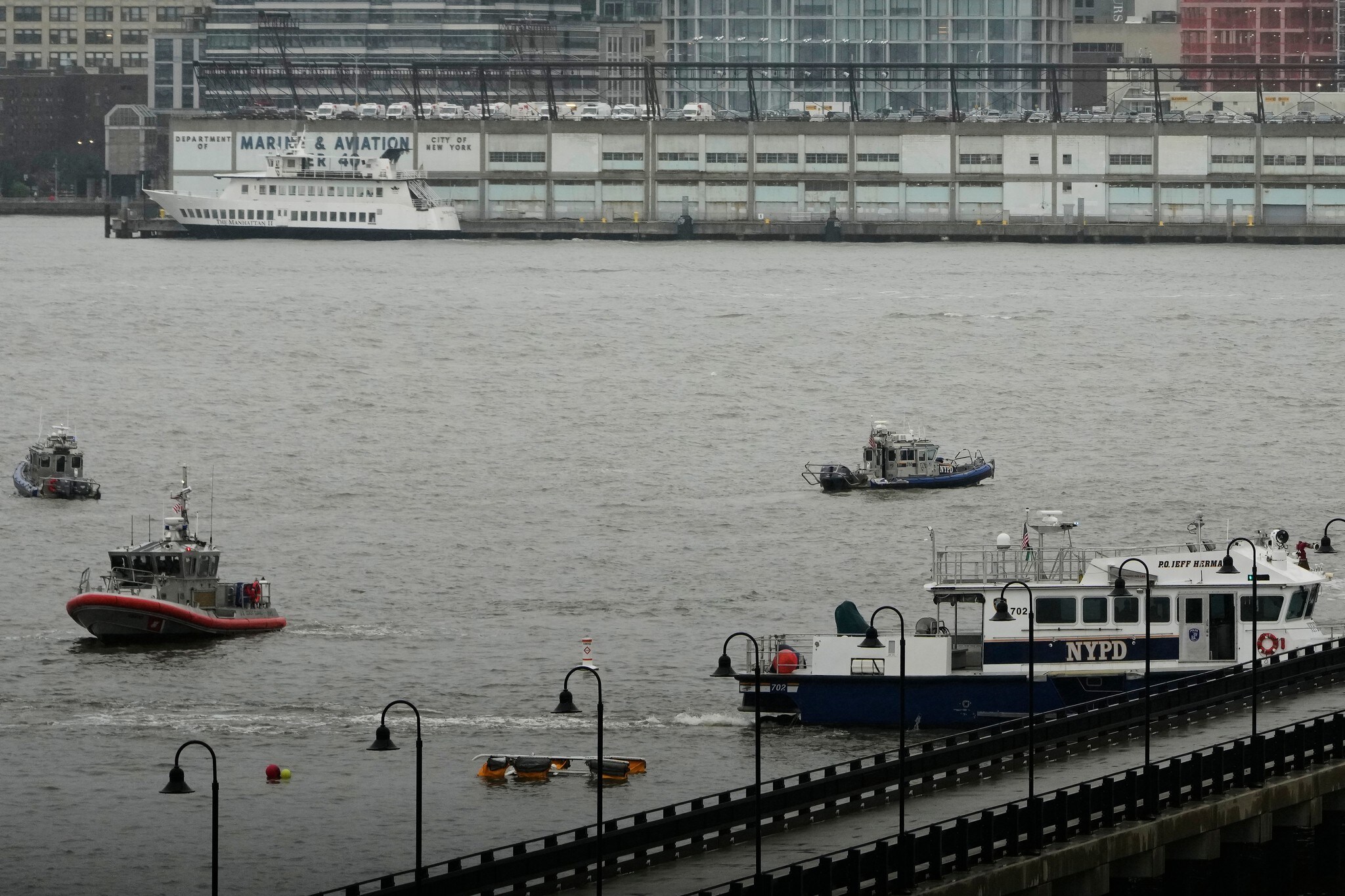 Unglück in Manhattan - Siemens-Chef und Familie bei Heli-Absturz ...