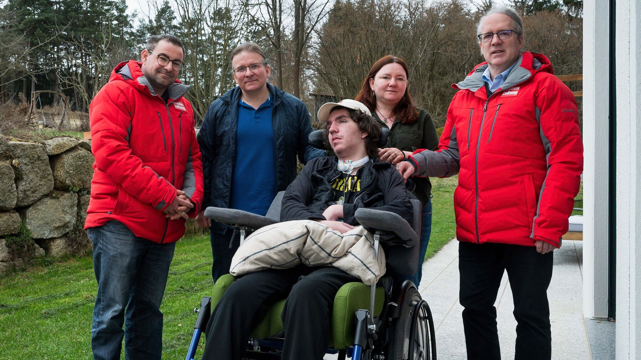 „Krone“-Leser helfen: - Nach verheerendem Sturz bekommt Jonathan Halt ...