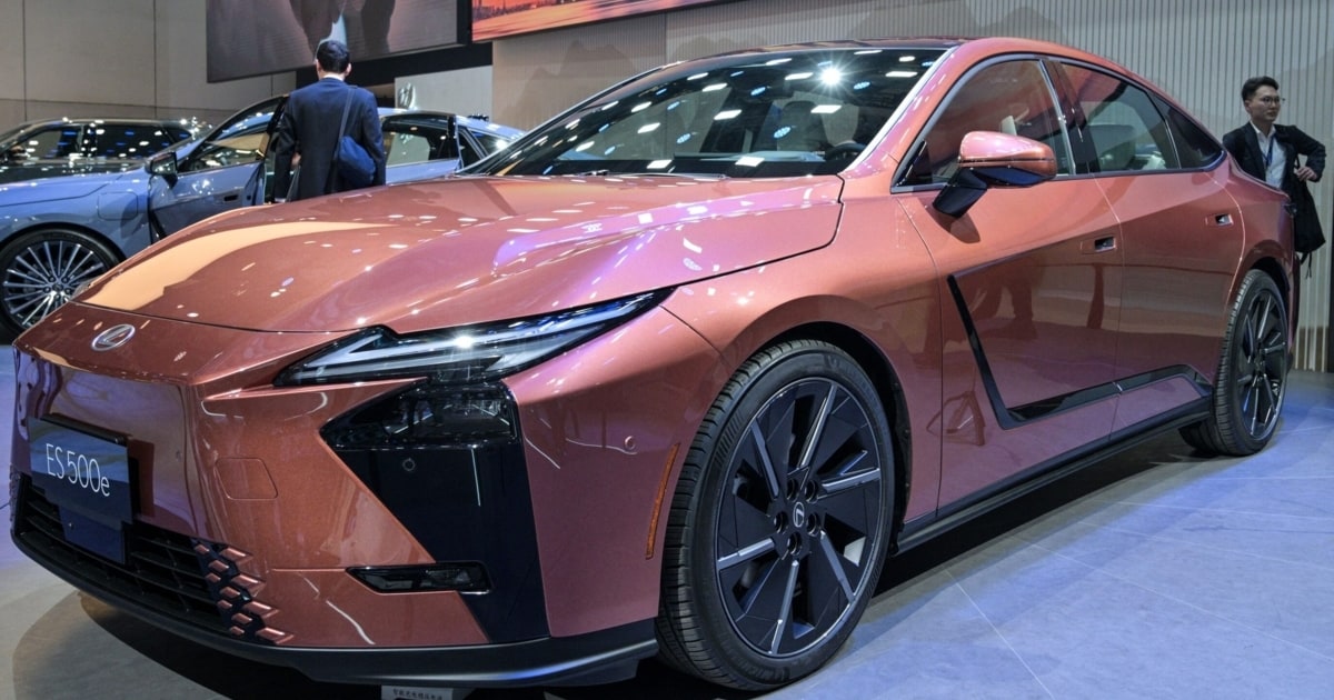 Gegen BMW 5er und i5 - Lexus ES ändert Antrieb radikal – aber nicht nur ...