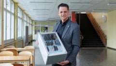Jesef Wieser, Direktor des Gymnasium Leibnitz, hat Handykoffer angeschafft. (Bild: Scheriau Erwin)
