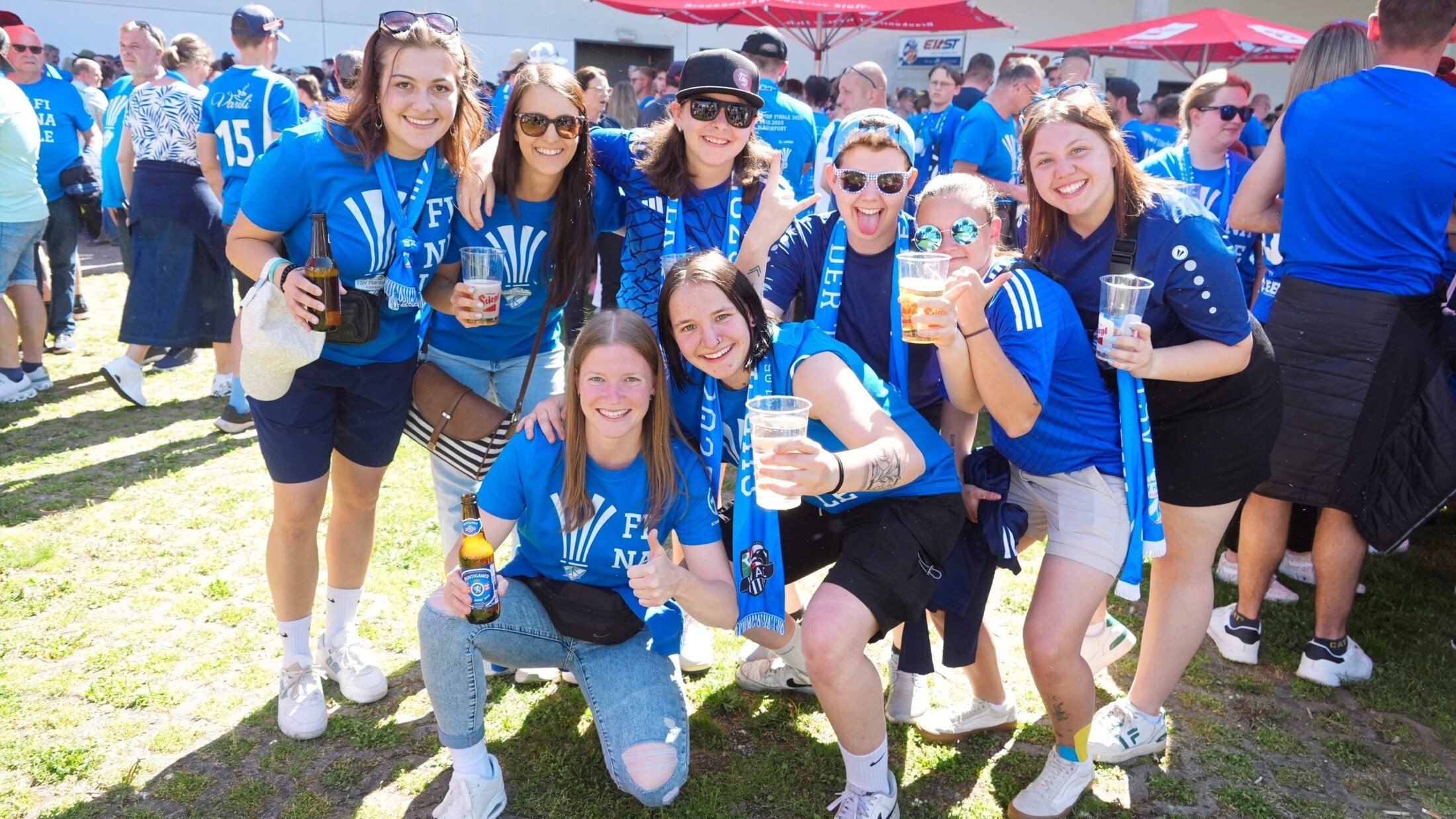 Alle Videos und Bilder - „Atemberaubend!“ Fans bejubeln historischen ...