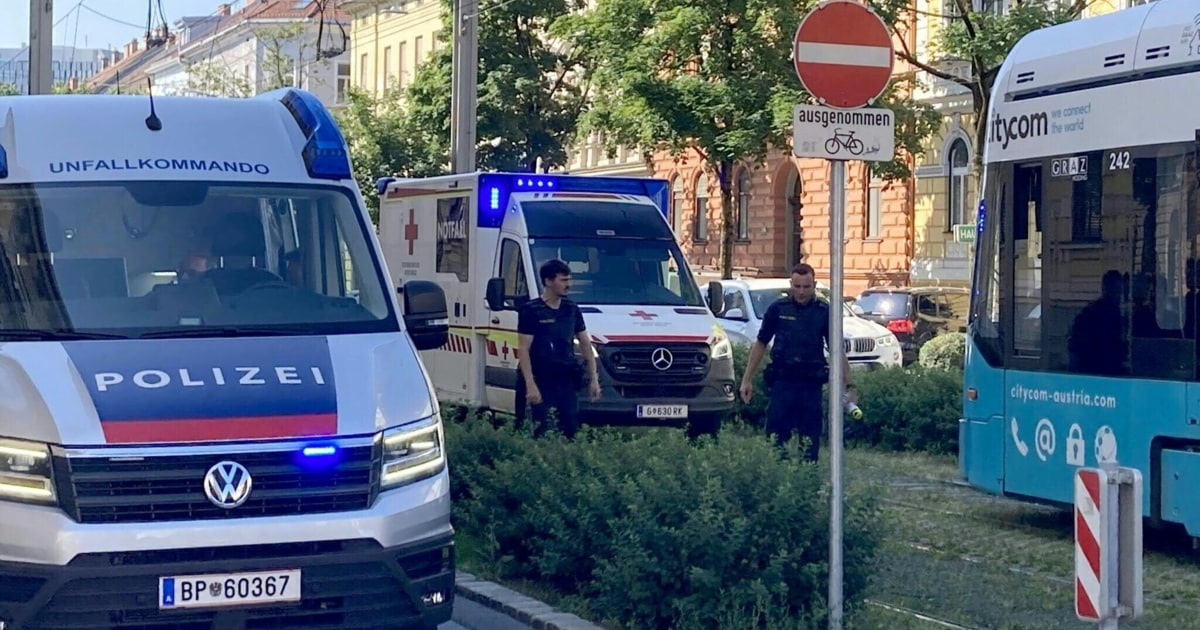 In Graz - Bim-Unfall: Radfahrer lebensgefährlich verletzt | krone.at