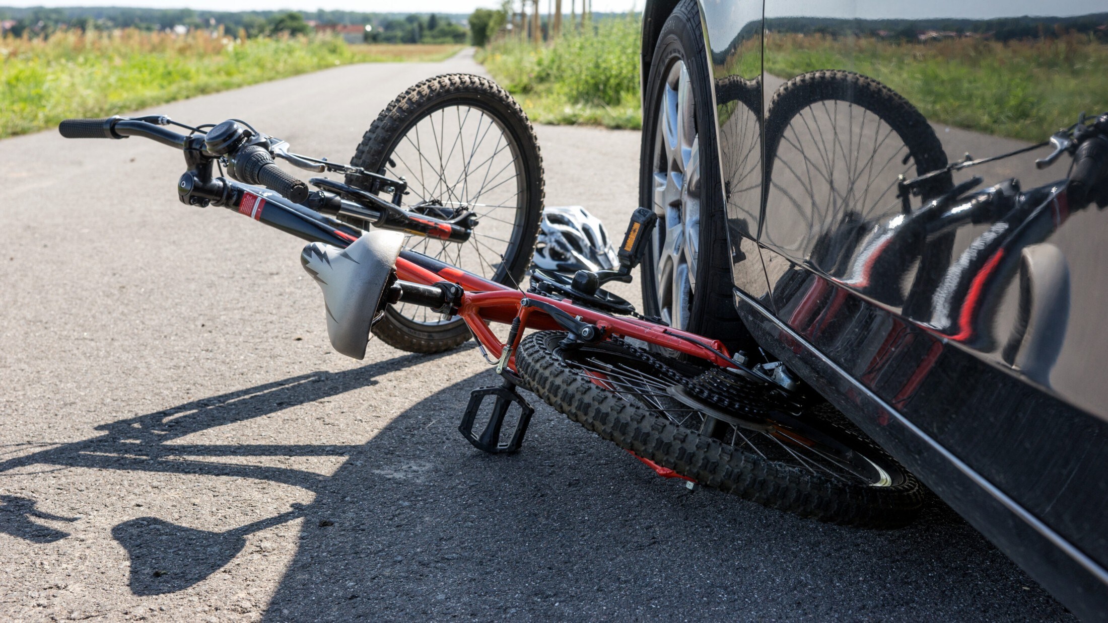 Polizei sucht Zeugen - Radfahrerin stirbt nach Autounfall – Fahrer flieht | krone.at