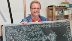 Goll öffnet seine Werkstatt zum letzten Mal. Seine Werke muss er auch verkaufen, um finanziell zu überleben. Infos unter: 0664/ 3379532. (Bild: Semrad Gregor)