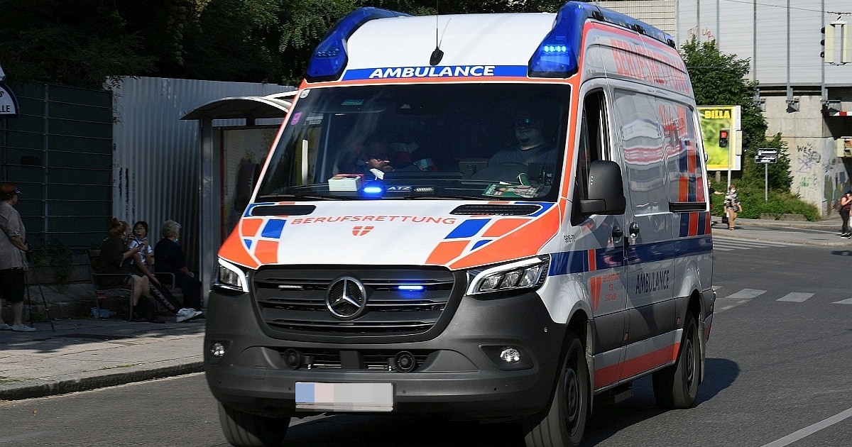 Ermittlungen laufen - Frau am Schutzweg von Lkw erfasst: Lebensgefahr ...