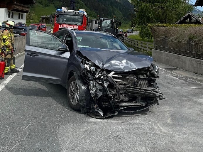 Crash mit Lieferwagen - Autolenker bei Unfall in Großarl verletzt ...