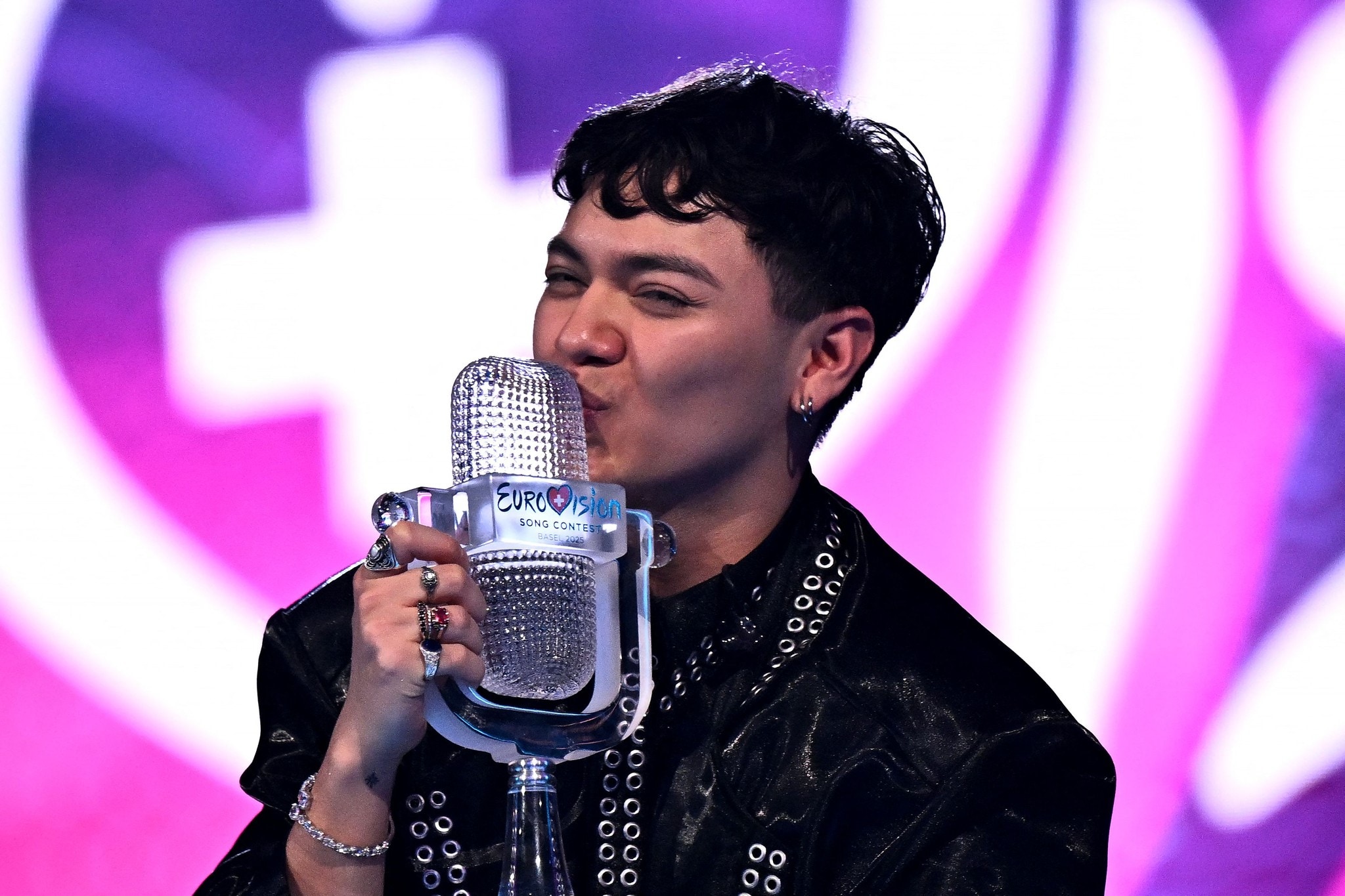 „I bring‘s hoam!“ - JJ holt den ESC – und will mit Conchita moderieren ...