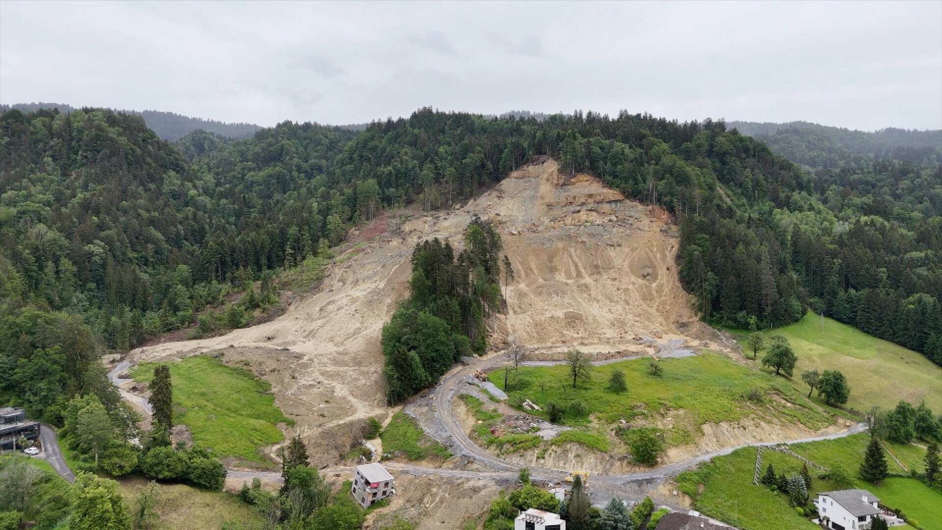 Bäume statt Erdrutsch - Mit jedem Setzling wächst die Hoffnung in ...