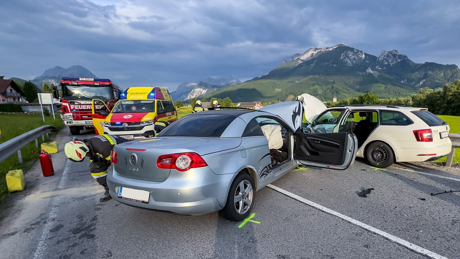 Pkw auf Gegenfahrbahn - Schwerer Unfall: Elfjähriges Mädchen verletzt | krone.at