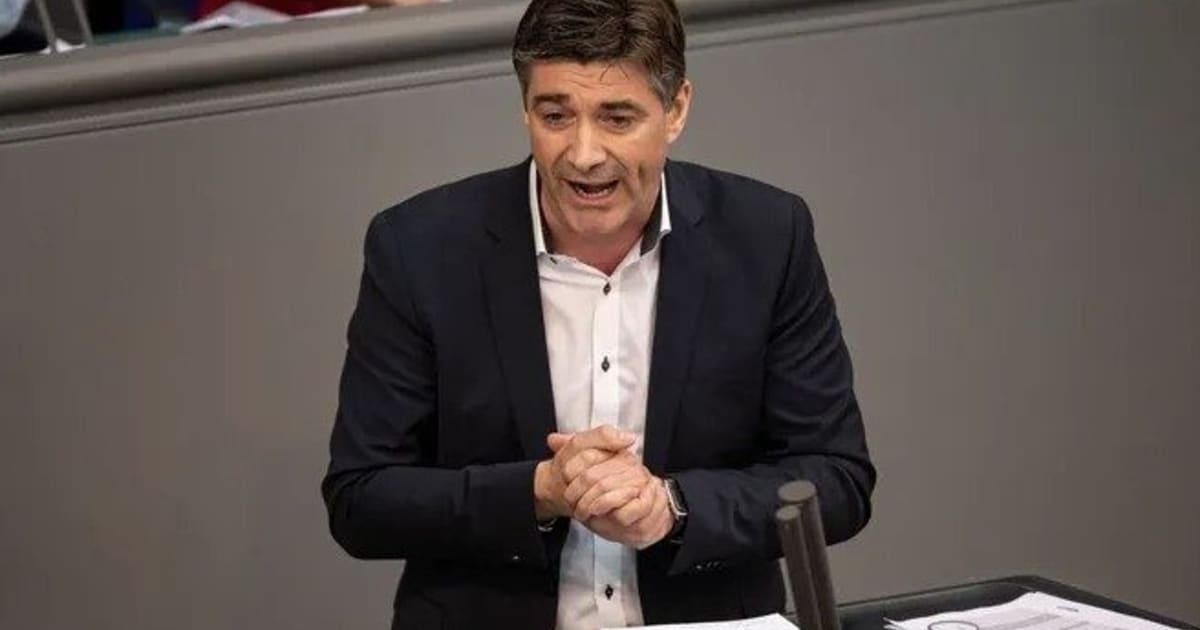 Tiefe Foto-Einblicke - FDP-Politiker heiratete Ex-Pornostar in Venedig | krone.at