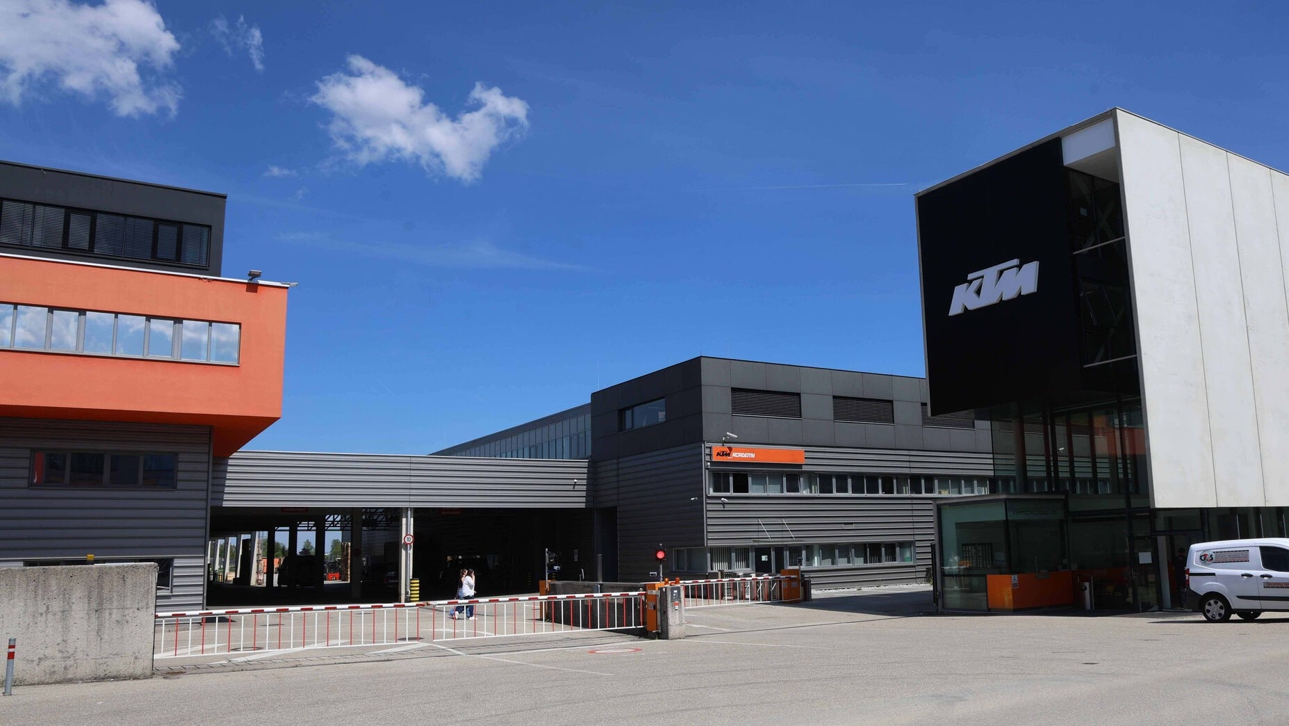 Noch steht Produktion - Mutmacher für KTM: Der Lagerabbau liegt über ...