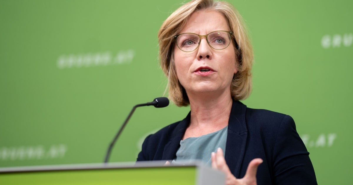 Bokep semi when I got out she was fully undressed looking