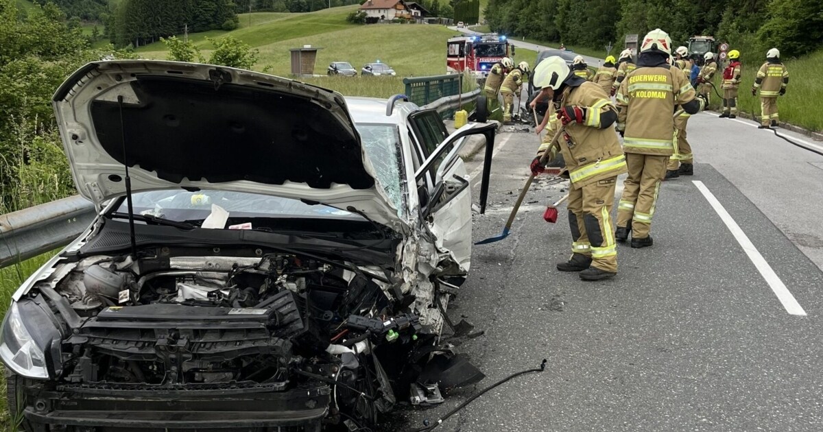 Feuerwehr räumte auf - Unfall in Salzburg forderte zwei Verletzte | krone.at