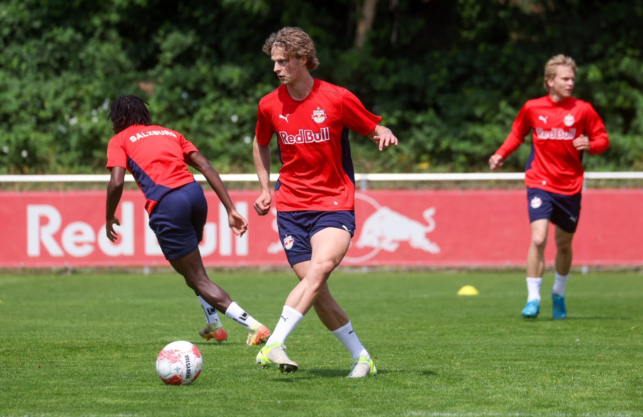 Start der Vorbereitung - Sechs neue Gesichter bei Red Bull Salzburg ...