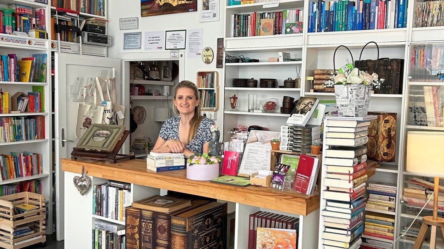 Händlerin empfiehlt - Diese Bücher müssen in den Urlaubskoffer | krone.at