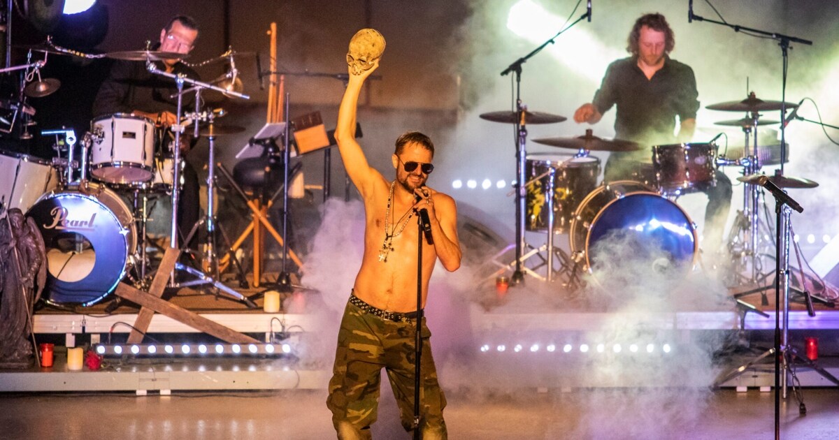 Itsjati regular members, just know she is deserve every