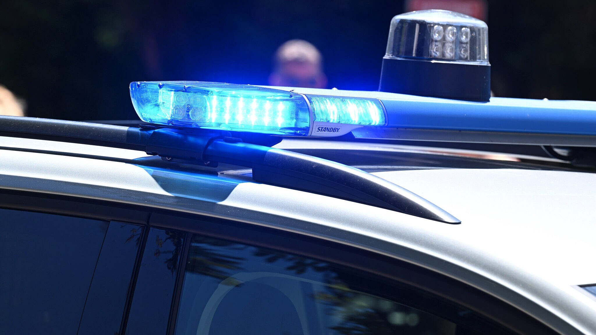 Wilde Verfolgungsjagd - Lenker rast Polizei davon, gefährdet Menschenleben | krone.at