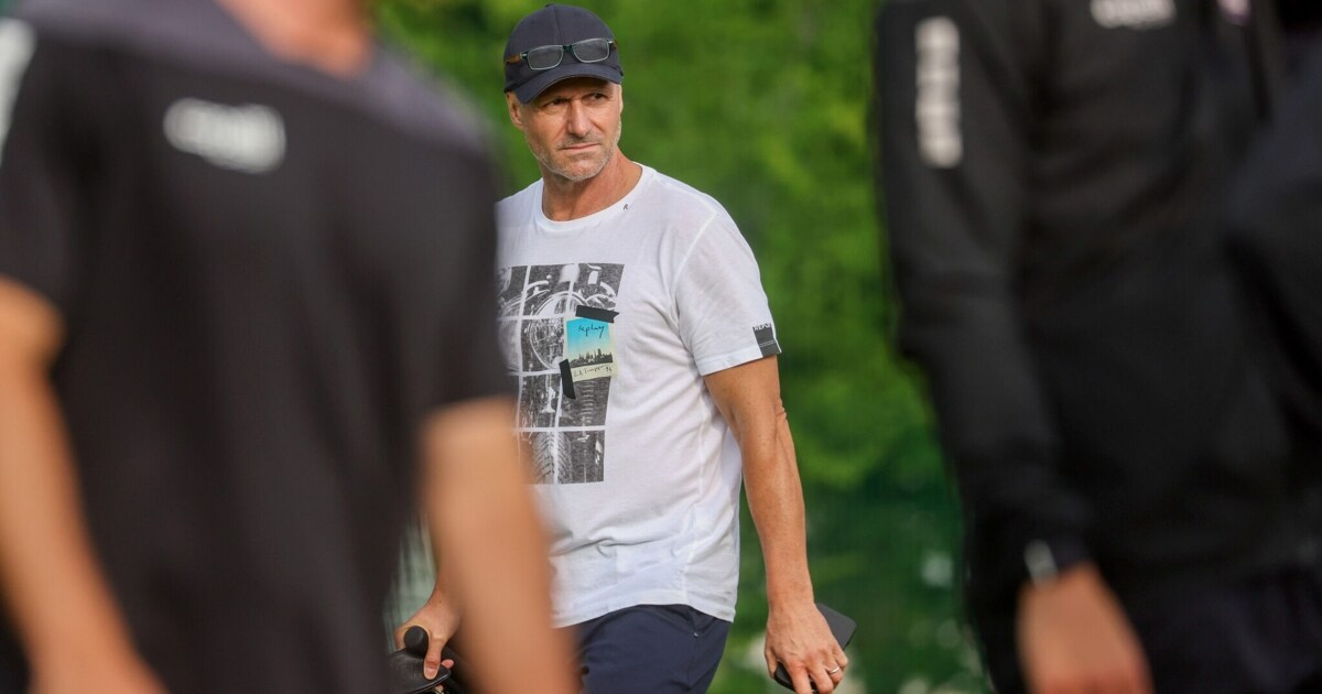 Bokep missbrw when I arrived, the entrance was opened