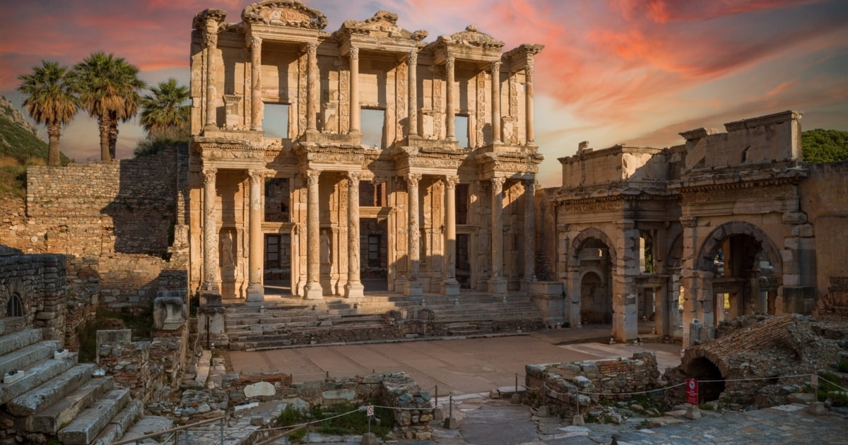 Mec musclé nu Steph est âgé de 36 ans et a un corps poilu.