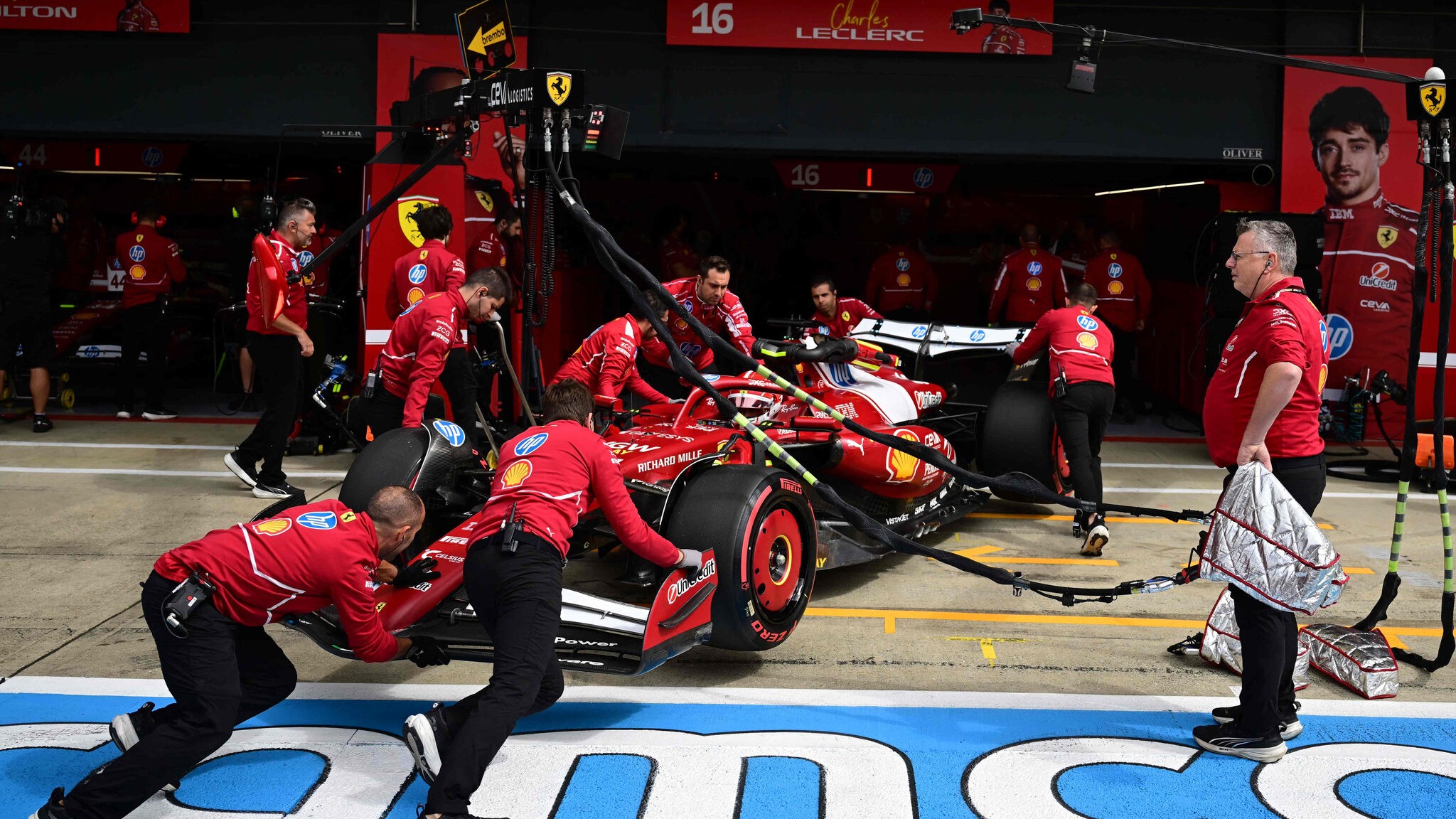 Bokep goyang sotwe had been watching her for a while but no