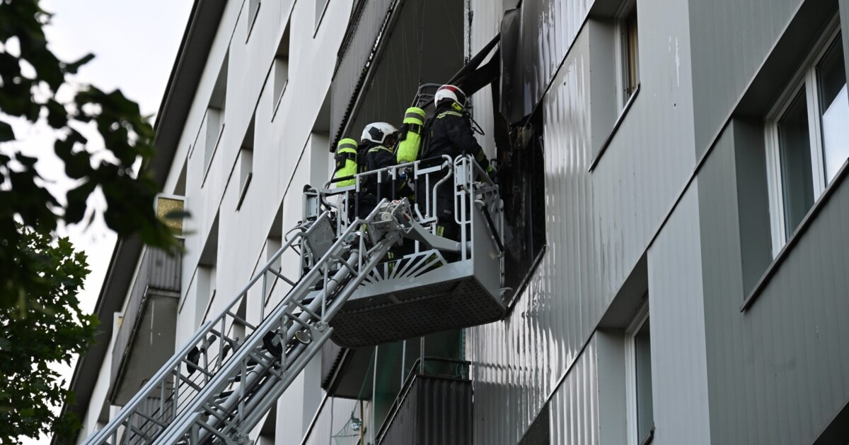 Rauch im Stiegenhaus - Brand in Wiener Hochhaus wegen Sauerstoffflasche ...