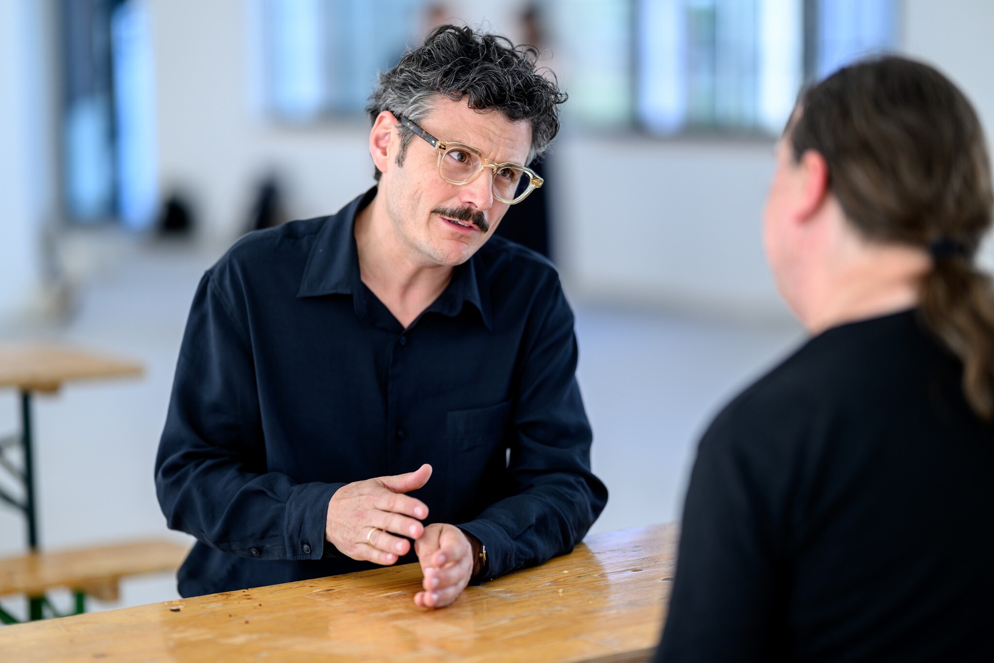 „Krone“ beim Dreh - Bei den „Biestern“ geht es momentan heiß her | krone.at