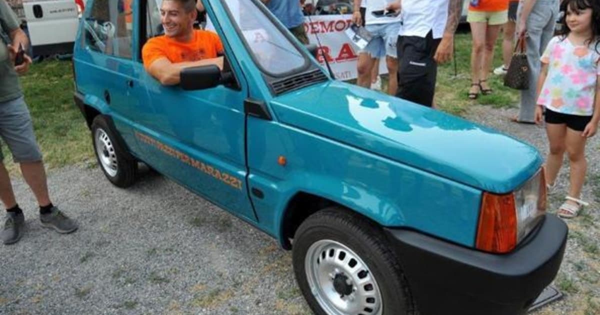 50 Zentimeter breit - Alter Fiat: Italiener baut dünnstes Auto der Welt ...