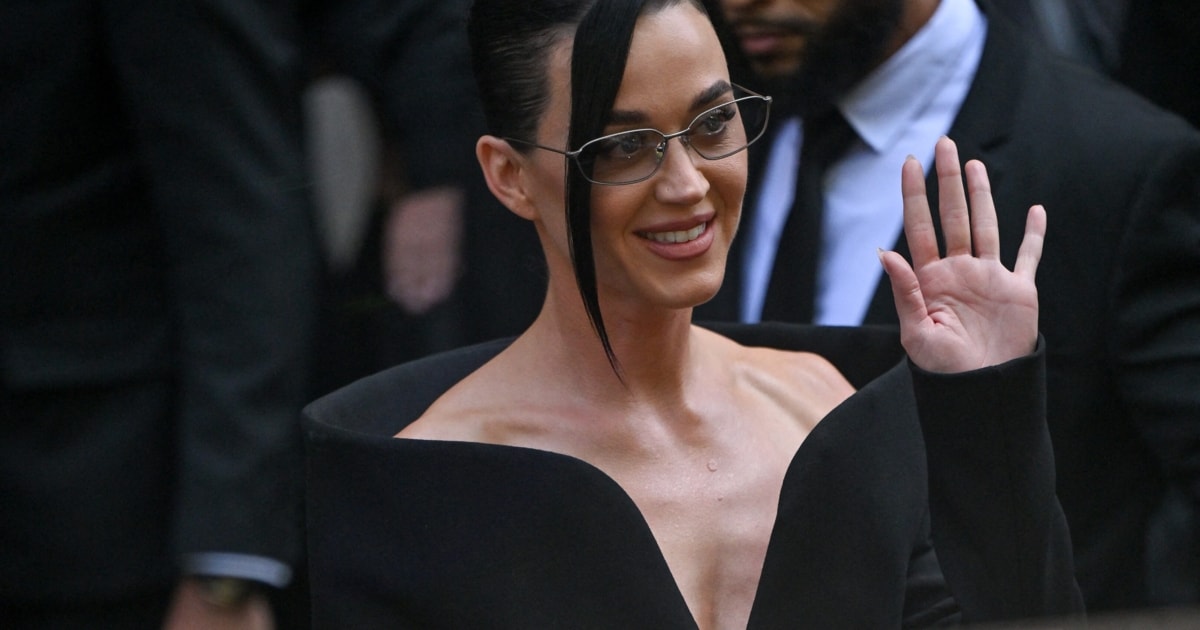 Huiuiui! - Katy Perry: Po-Blitzer im kessen Unten-ohne-Look | krone.at