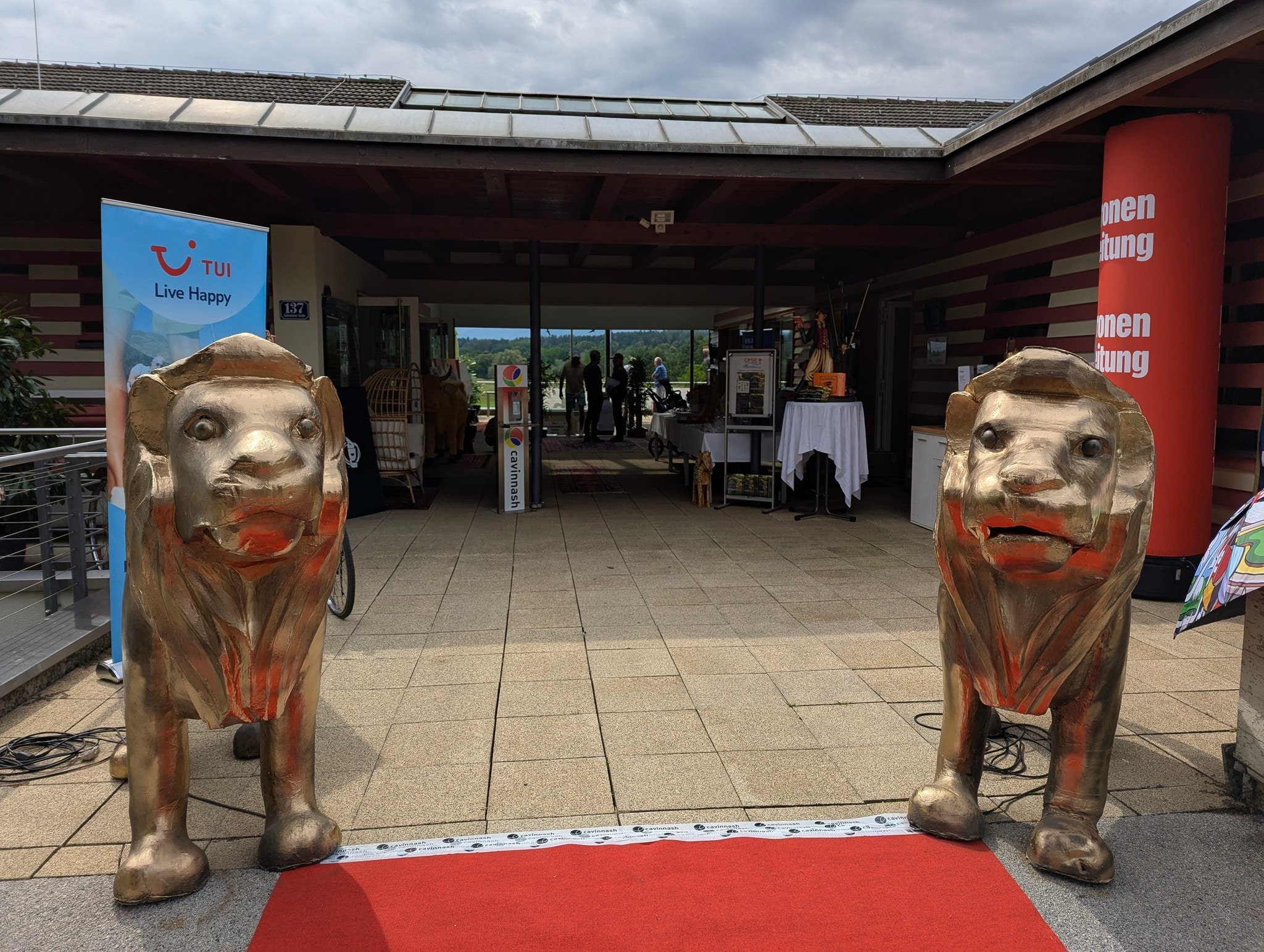 Erome blablabla she directed the experience and I just