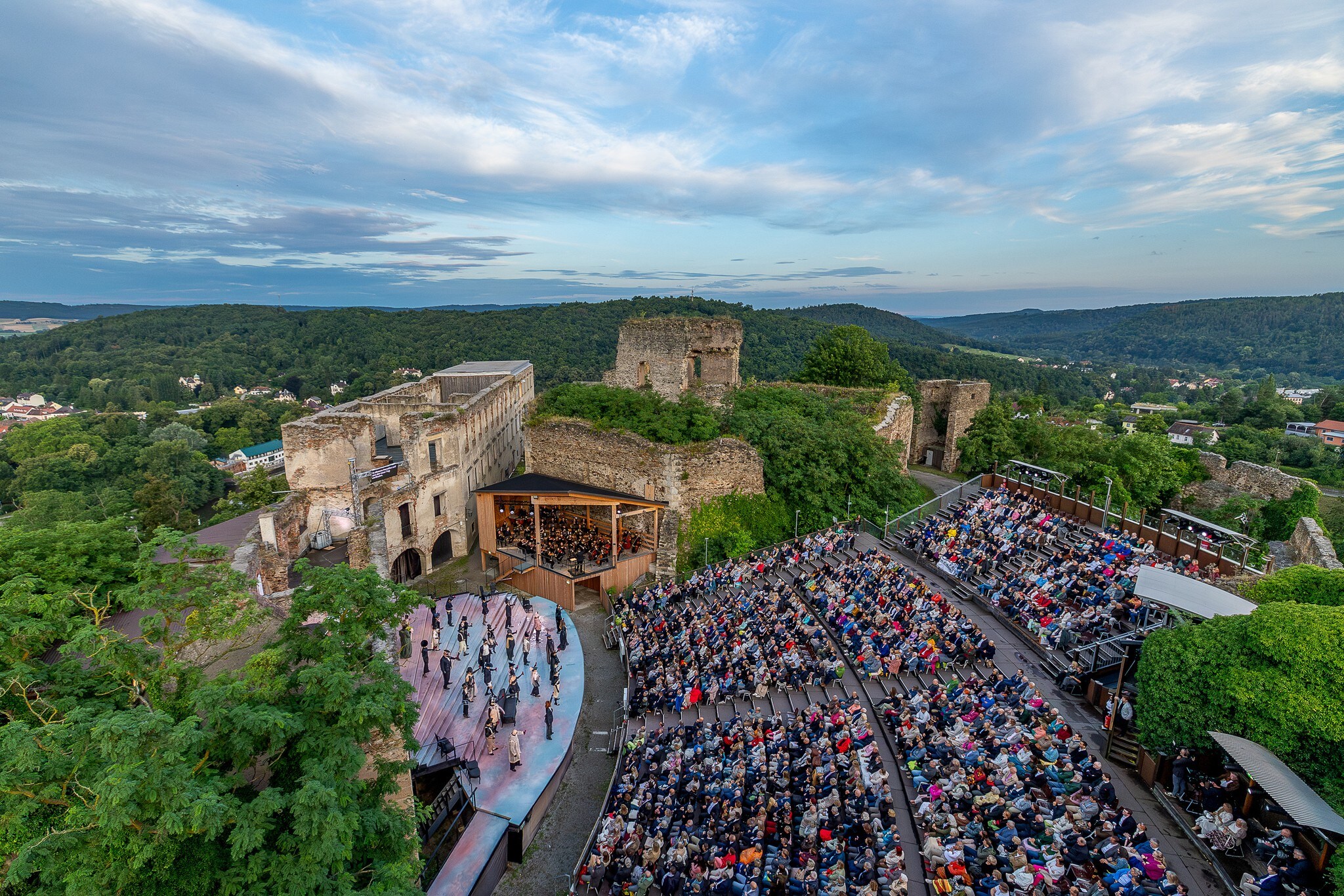 Oper am Kamp - „La Traviata“ auf Burg Gars: Ein Fest der Stimmen | krone.at